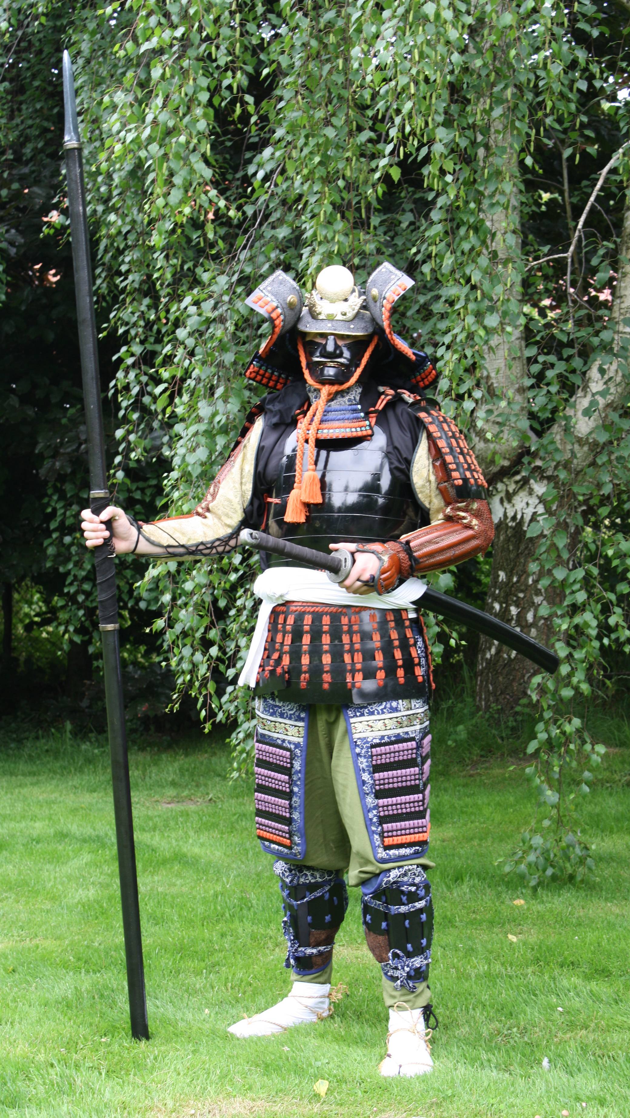 Show me your favorite LARP costumes/kits! : r/LARP