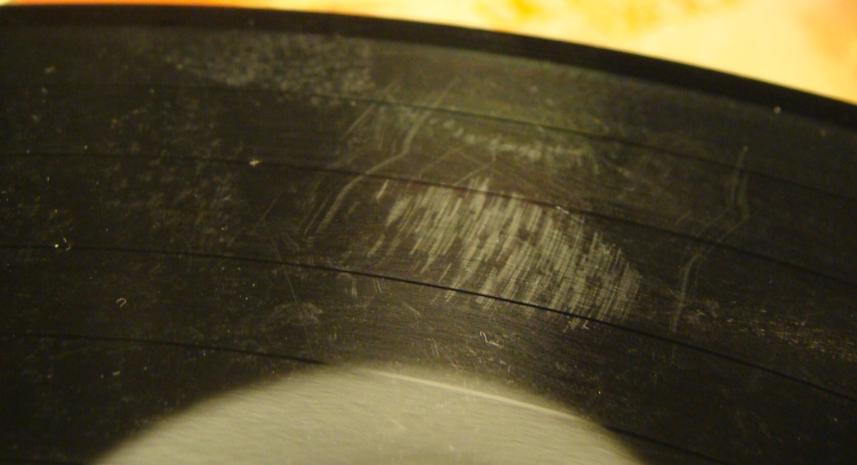 Discogs Forum - Streaks in vinyl - not scratches
