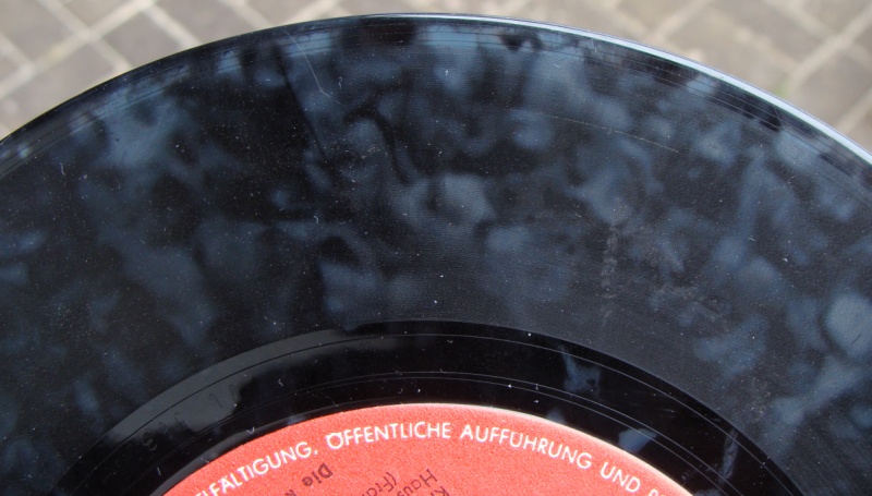 Discogs Forum - Streaks in vinyl - not scratches